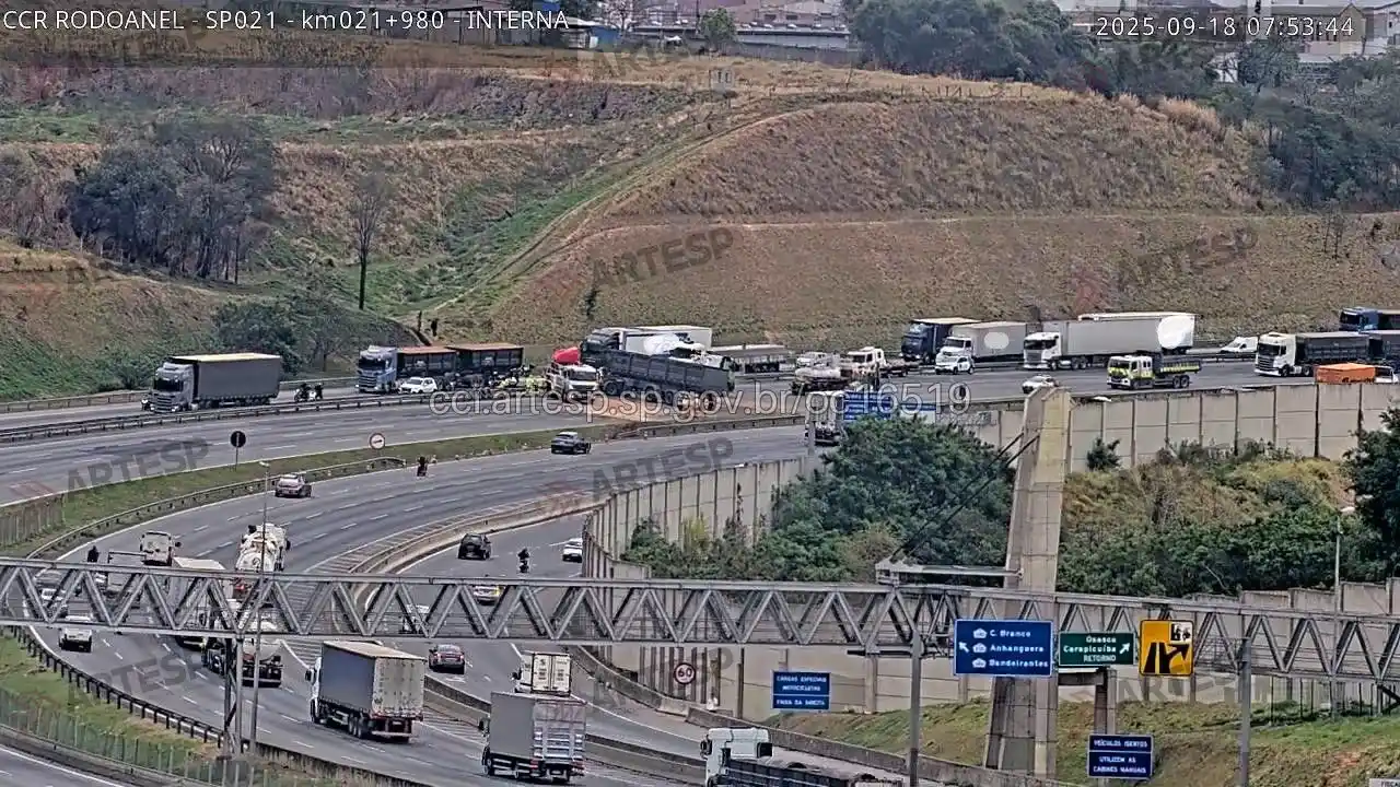 Tombamento de carreta congestiona Rodoanel em Carapicuíba | Visão Oeste