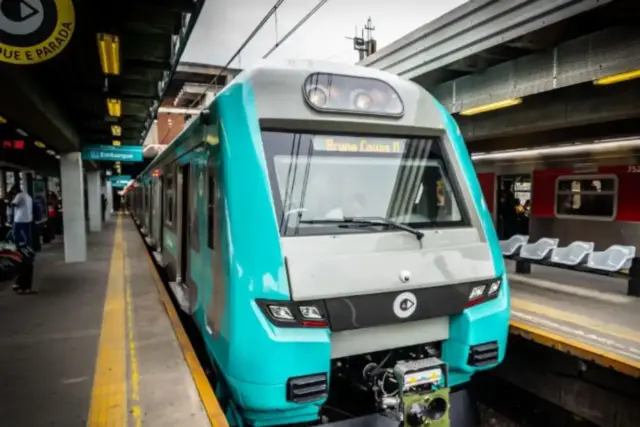 Linhas 8-Diamante e 9-Esmeralda operam com maiores intervalos à noite ...